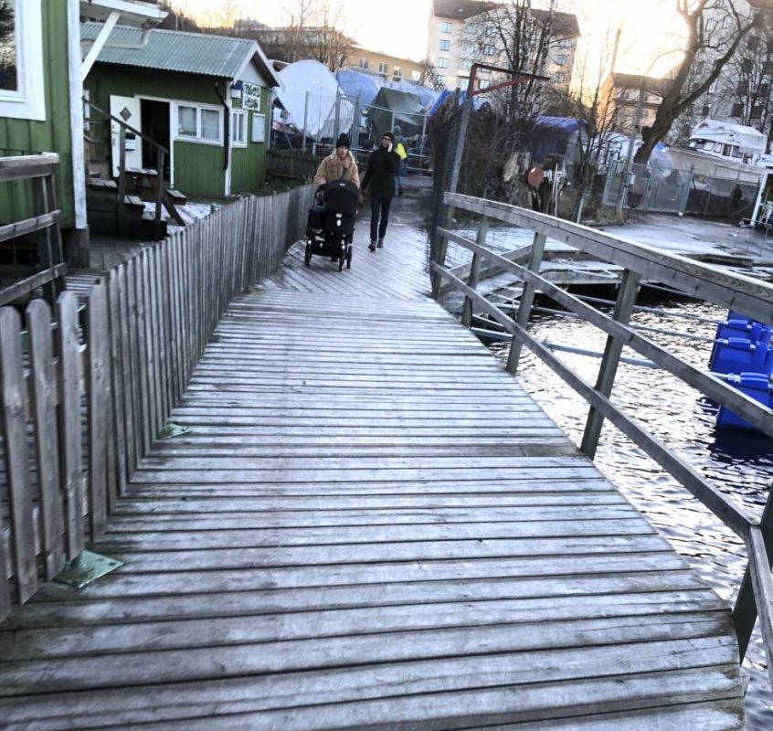 Populärt promenera runt Vinterviken - BÄTTRE STADSDEL